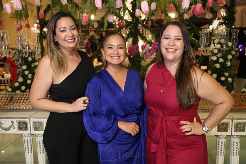 Solange Sahdo apresenta preview da coleção Noivas 2024 - Frisson Online