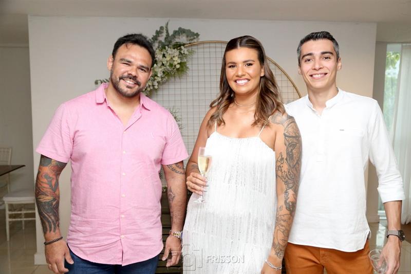 Samila Almeida e Leonan Vasconcelos oficializam noivado - Frisson Online