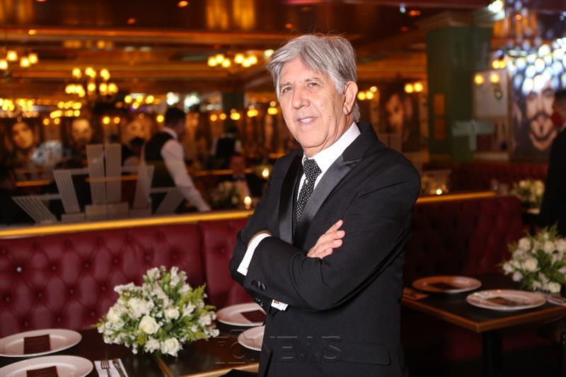 Ângelo Oliva celebra sua 7a década mais um ano - Frisson Online