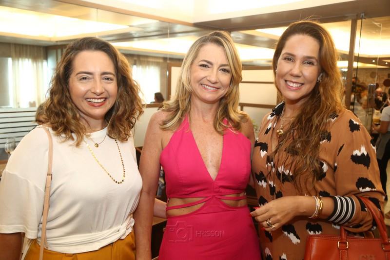 Louise Santos celebra a chegada aos 50 anos com alegria - Frisson Online