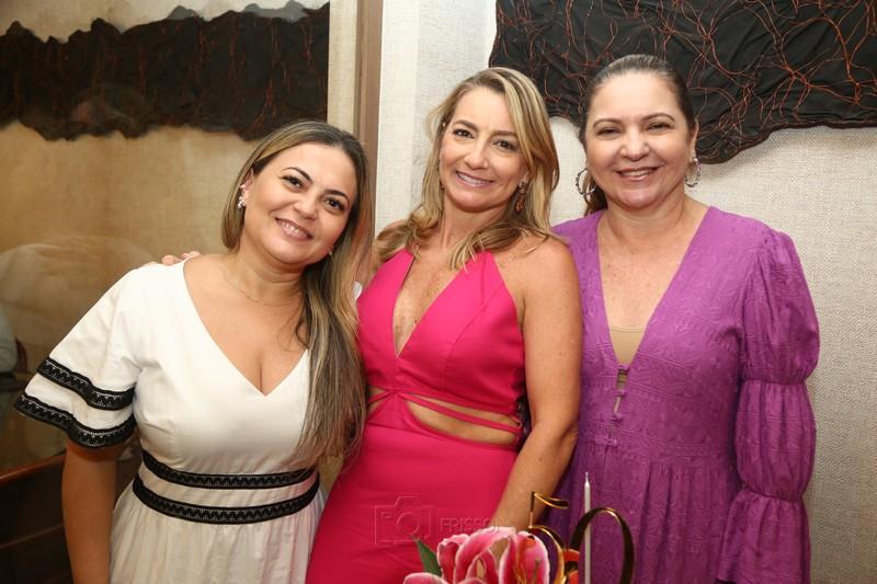 Louise Santos celebra a chegada aos 50 anos com alegria - Frisson Online