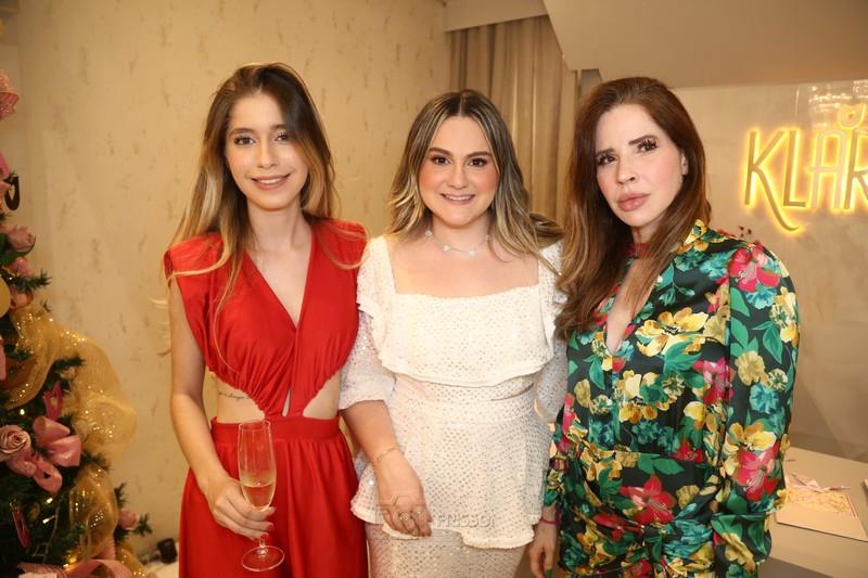 Karla Benevides movimenta a flagship de sua Klaris Joias com sessão ...