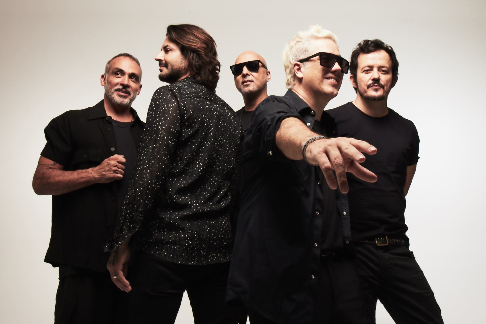 Jota Quest apresenta turnê em comemoração aos 25 anos de banda em ...