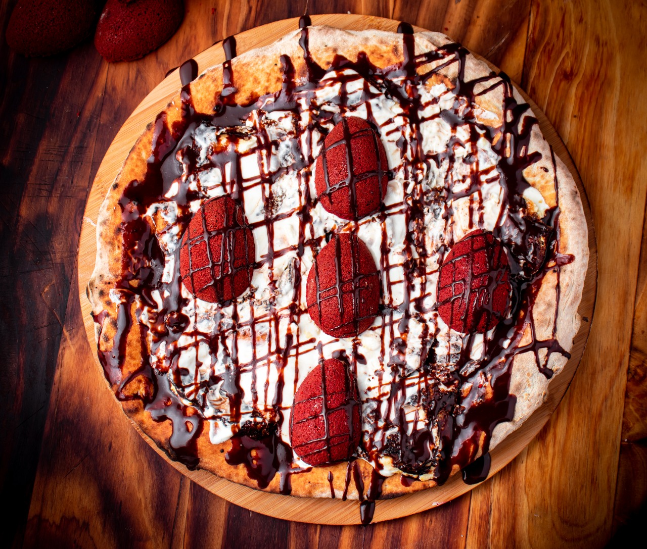 Misturando sabores e receitas, pizza de red velvet é novidade nesta ...