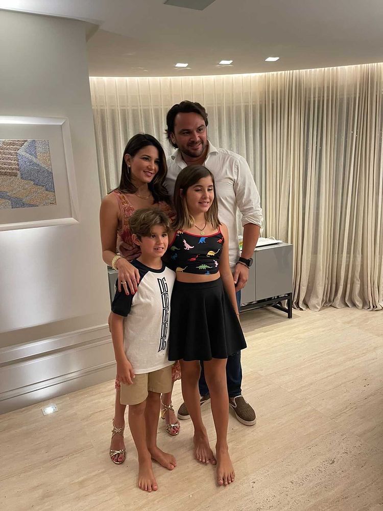 Liz Bayde comemora aniversário durante shooting de sua marca By Ly ...