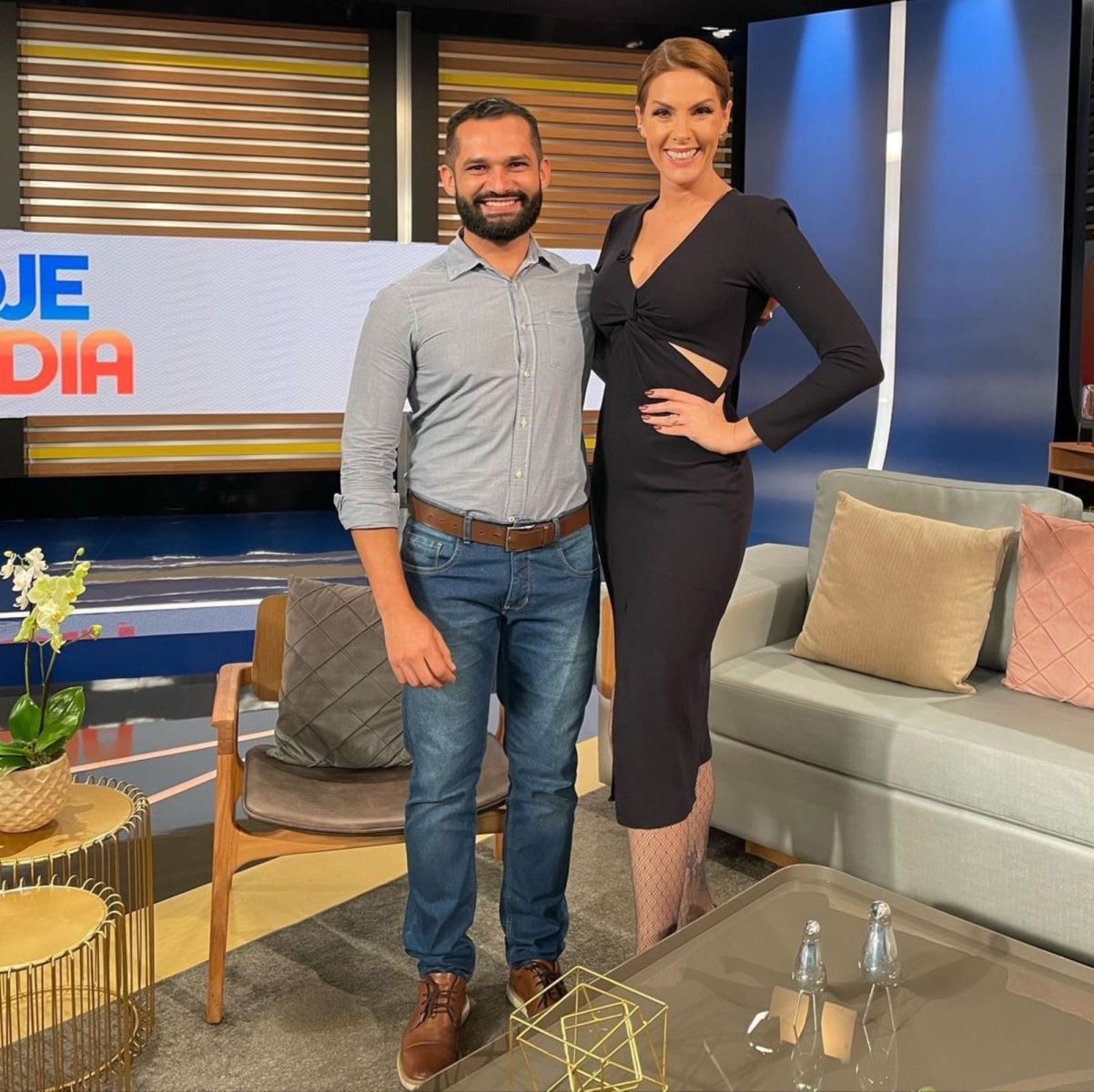 Miguel Anderson Costa, da TV Cidade Fortaleza, visita estúdios da ...