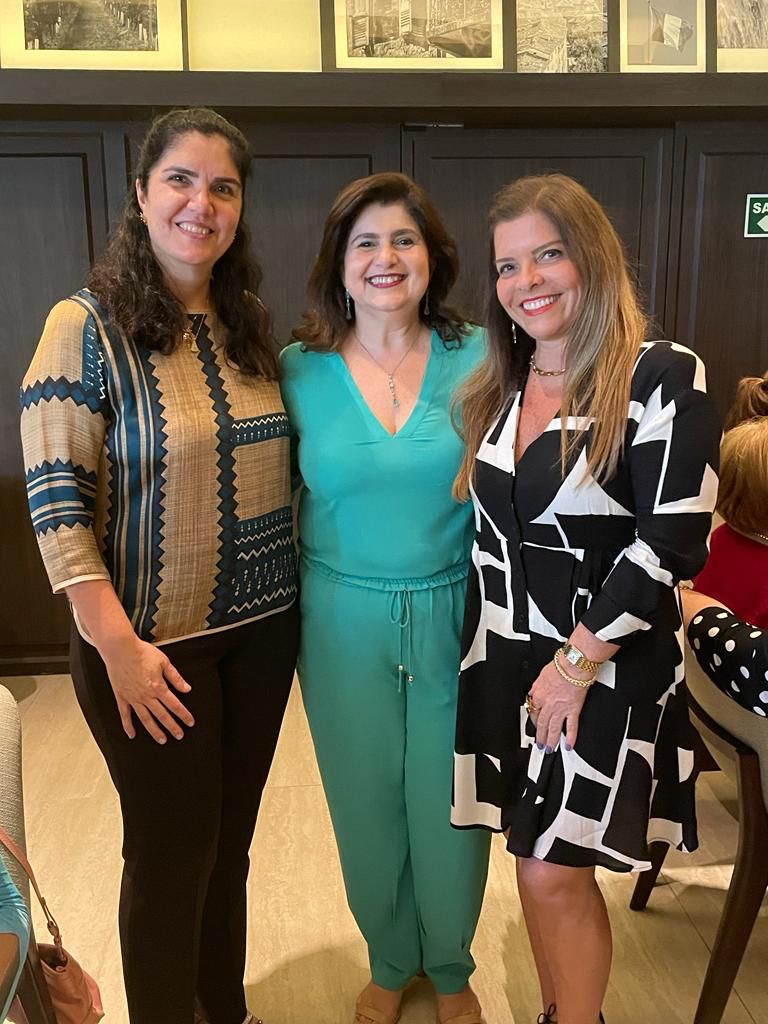 Bebel Ciasca celebra nova primavera com grupo de amigas - Frisson Online