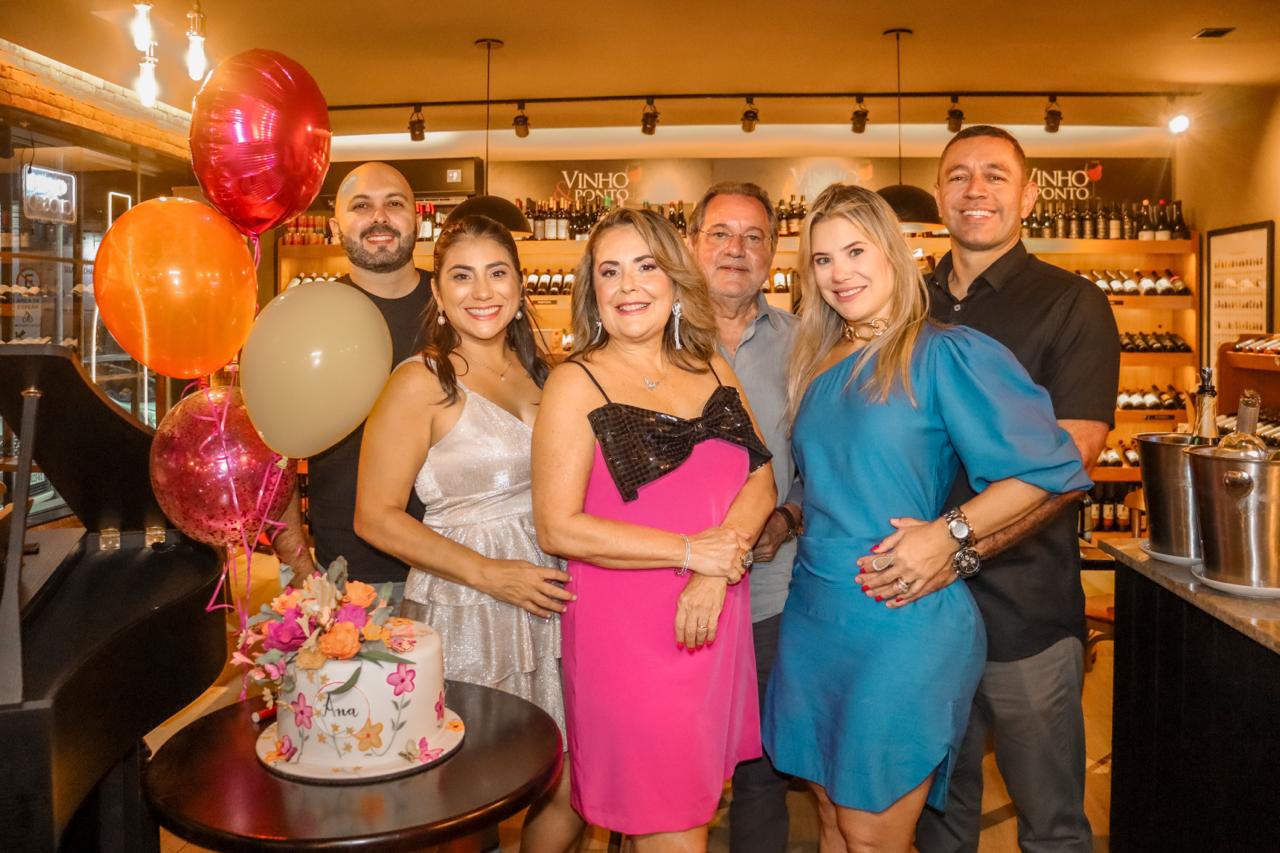 Ana Lúcia Teixeira celebra B-Day com muita alegria - Frisson Online