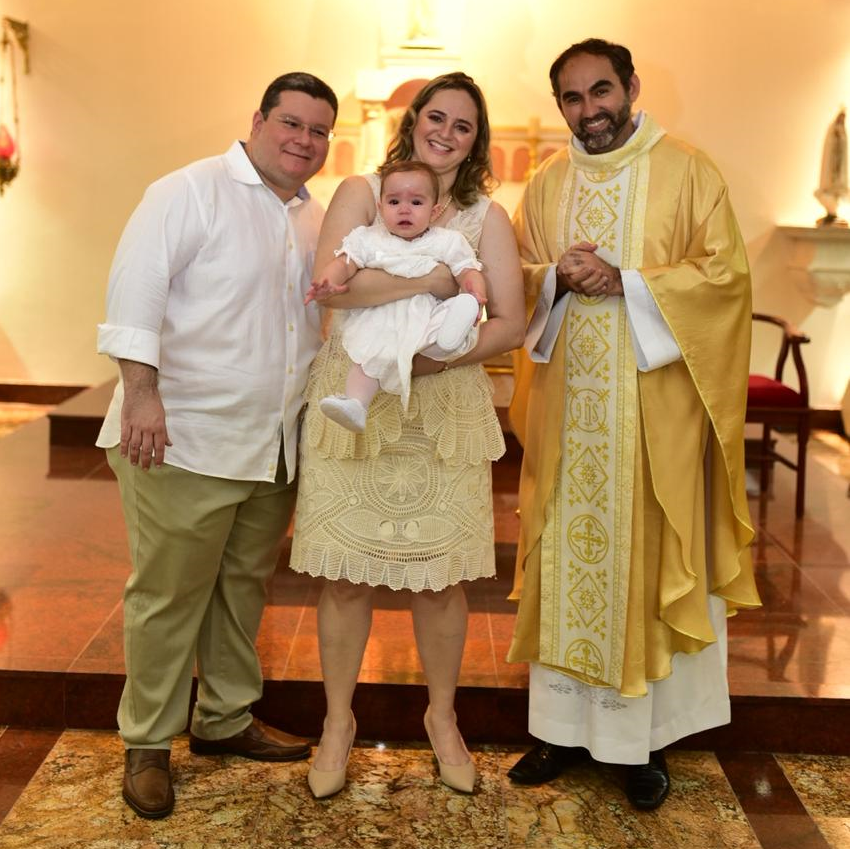 Laura Mota e Fernando Dias celebram batizado de Maria Fernanda na ...