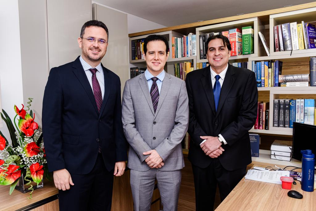 Escritórios Rivaldo Holanda Advocacia e Feitosa e Fujita Advogados ...