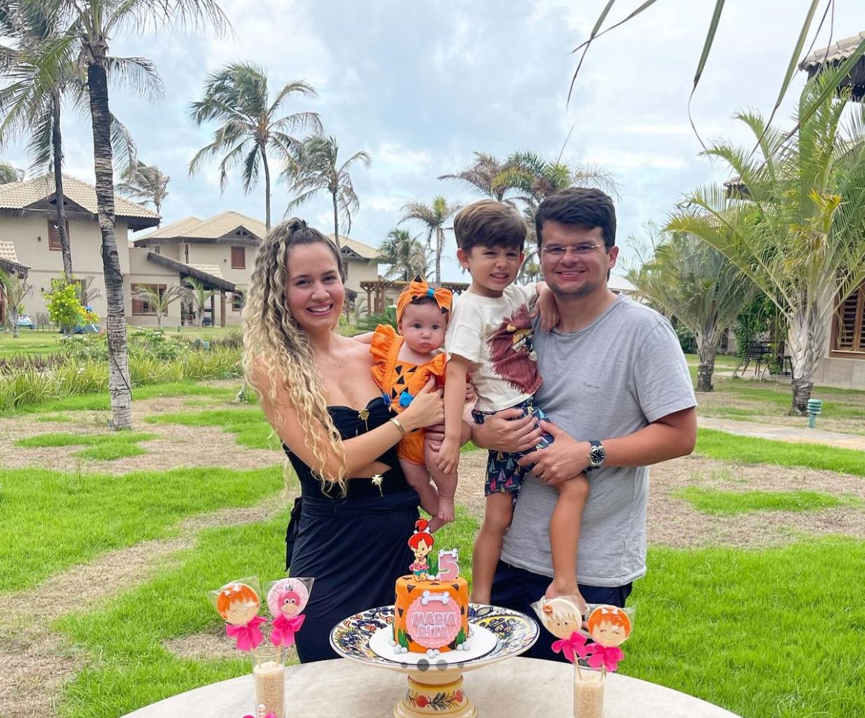 Hanna e Thiago Joca celebram os cinco meses da filha Maria Rita ...