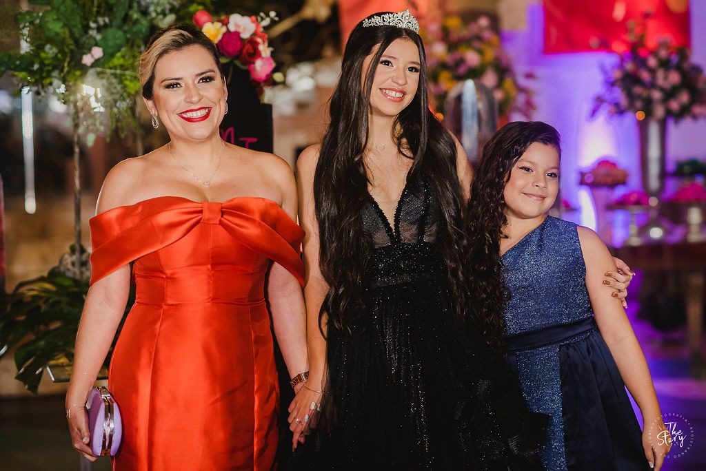 Taciane Pires realiza festa de 15 anos da filha Maria Isadora - Frisson ...