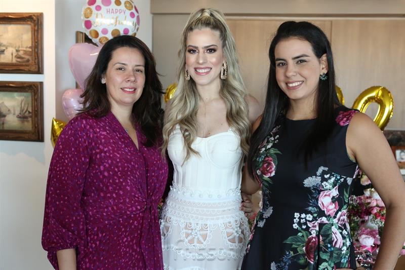 Sarah Castro festeja os 30 anos - Frisson Online