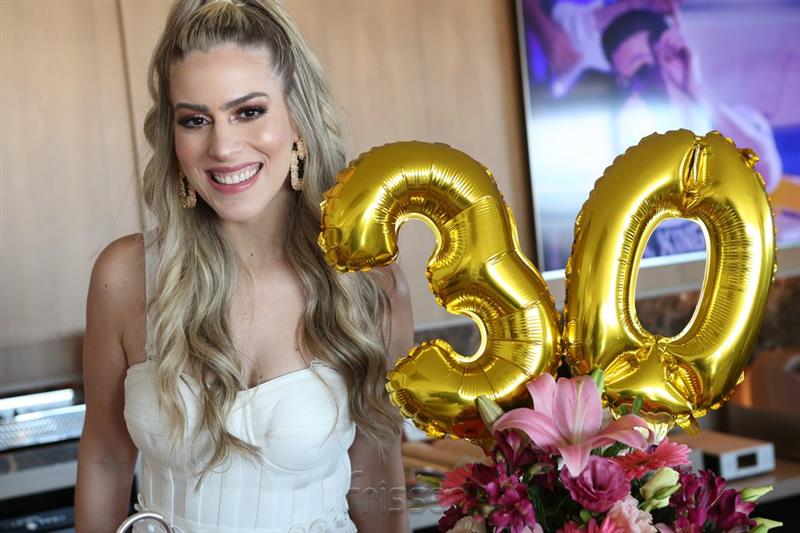 Sarah Castro festeja os 30 anos - Frisson Online