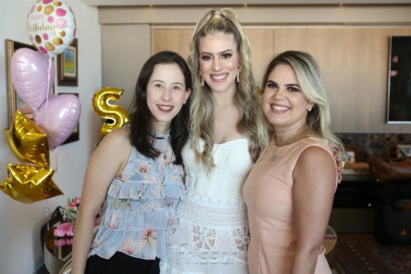 Sarah Castro festeja os 30 anos - Frisson Online